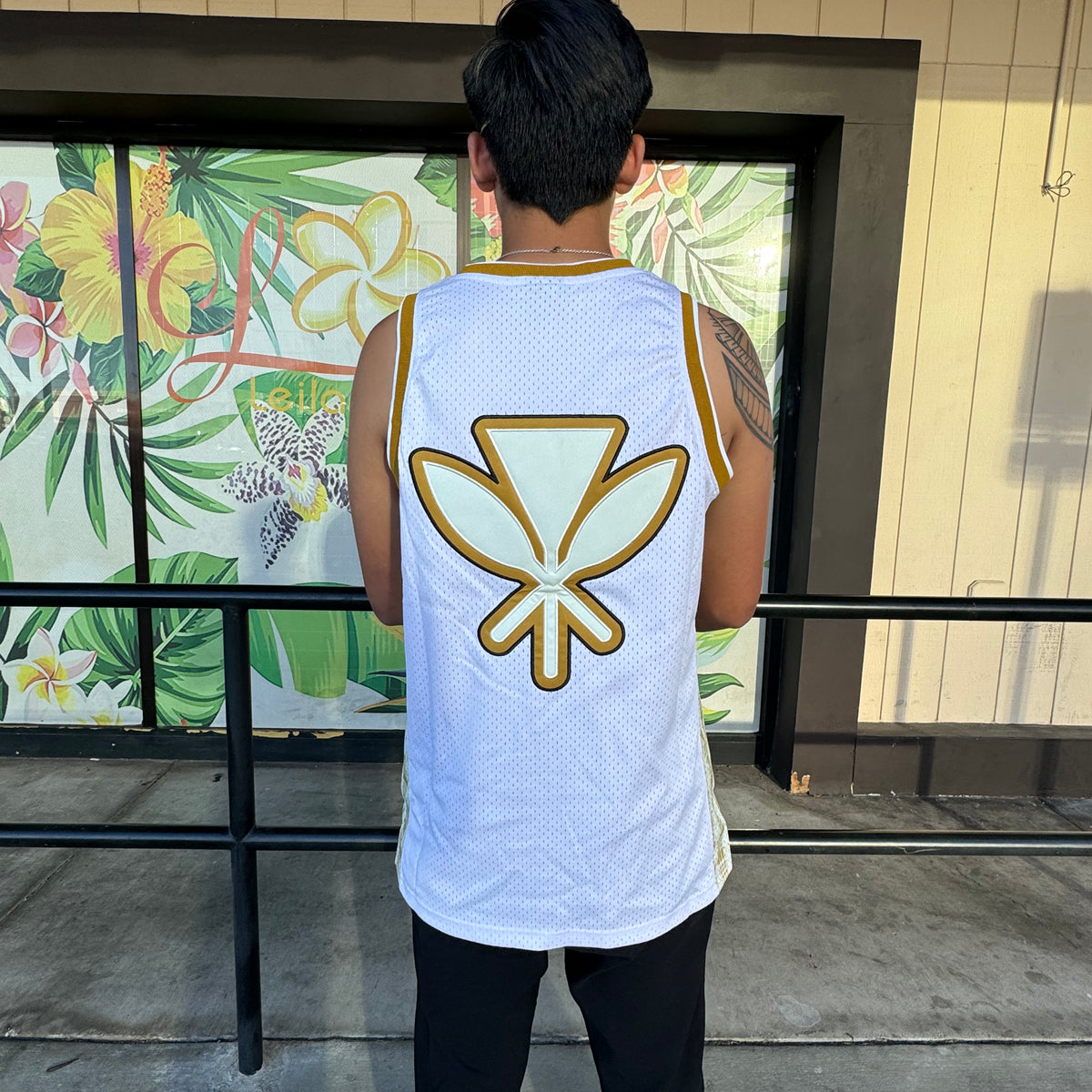 Hawaiian Script Basketball Jersey - White/Tan – KUA